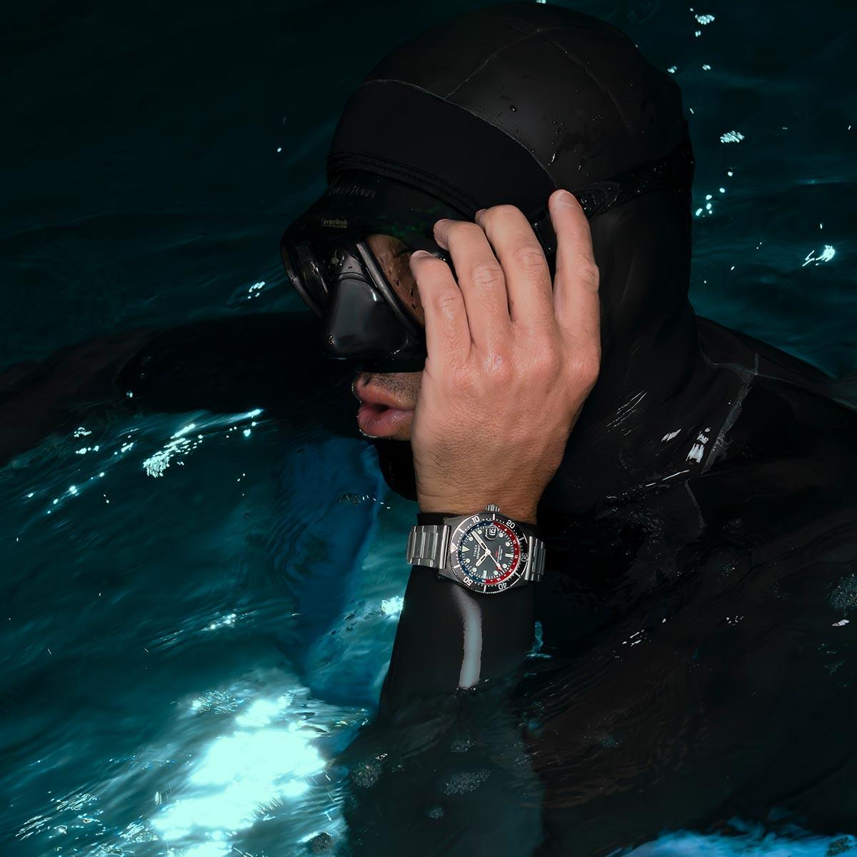 Timex Deepwater Reef GMT TW2W95300